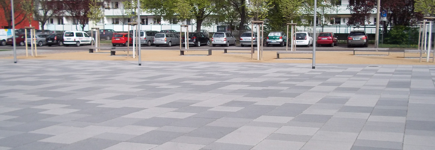 Projektbeispiele | EHL AG | Pflastersteine, Betonstufen, Palisaden