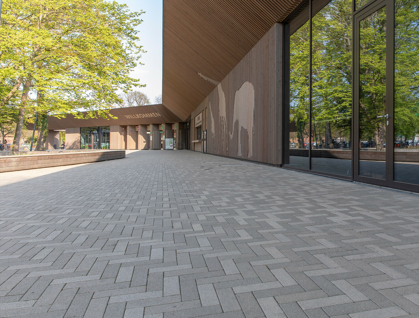Projektbeispiele | EHL AG | Pflastersteine, Betonstufen, Palisaden
